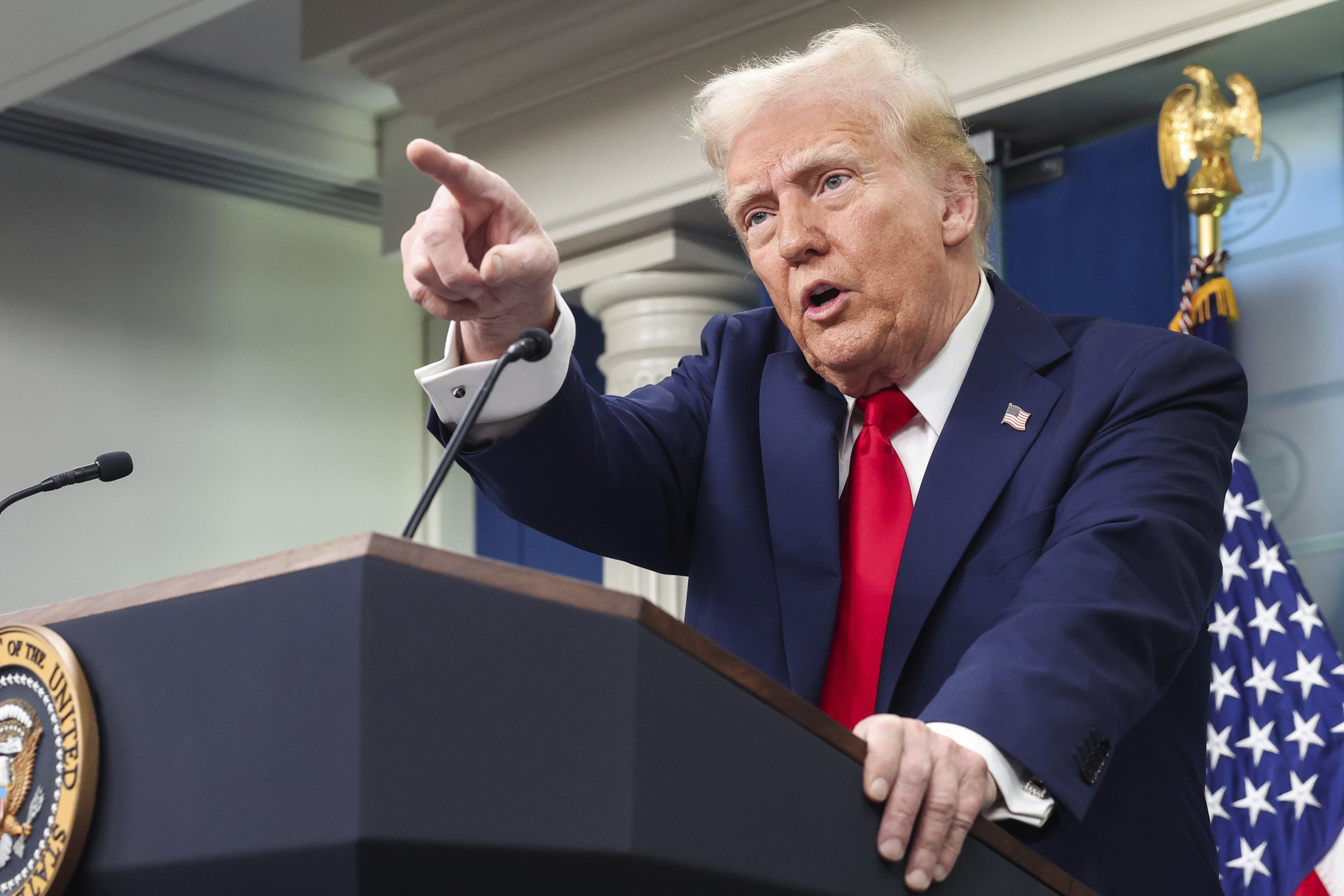 Timeline of Donald Trump's Impact on FAA Prior to D.C. Plane Crash