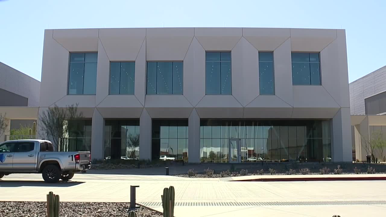 Meta boasts company's dedication to community as Mesa Data Center goes ...