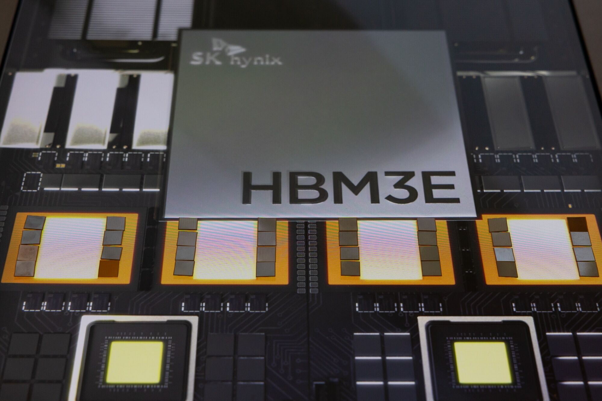 エヌビディア、サムスンのAIメモリー8層HBM3Eを承認－関係者