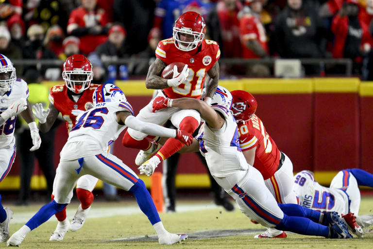 NFL concussions down 43 percent on kickoffs, fewest ever in a season ...