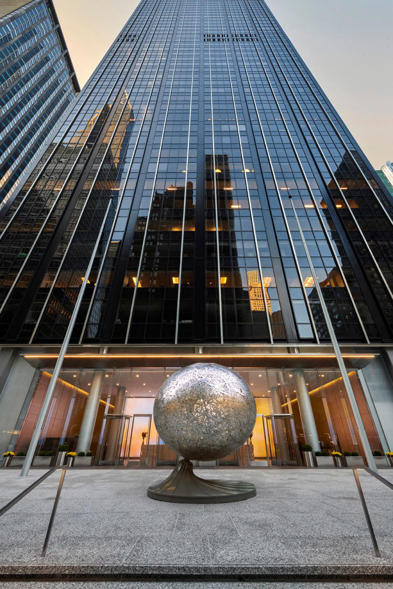 Blackstone nears major deal for NYC office tower in latest sign of post ...