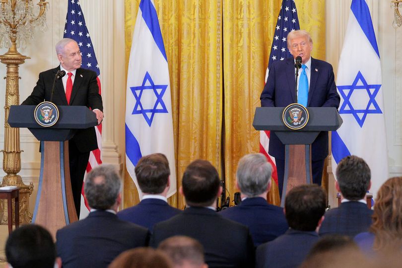 Donald Trump given 'golden' gift by Benjamin Netanyahu symbolizing ...