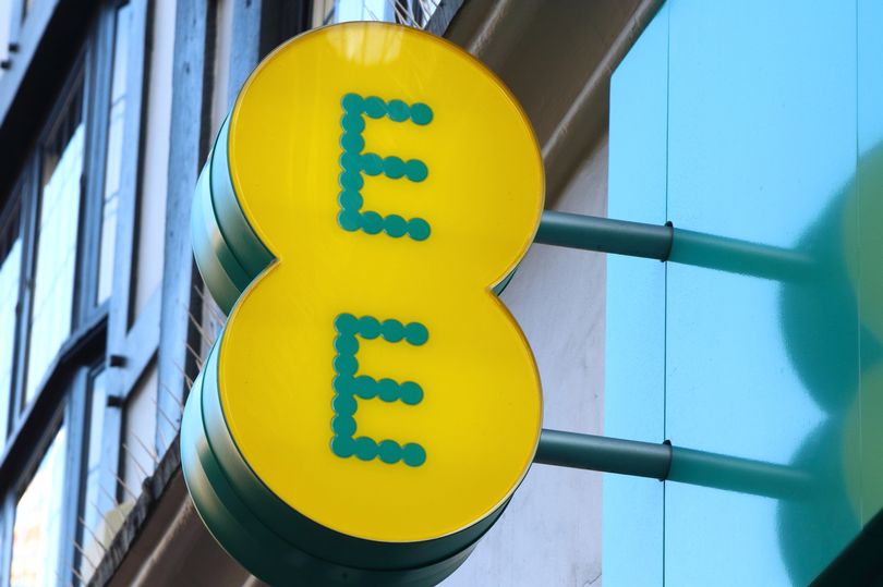 EE phone customers urged to check emails for important alert to avoid ...