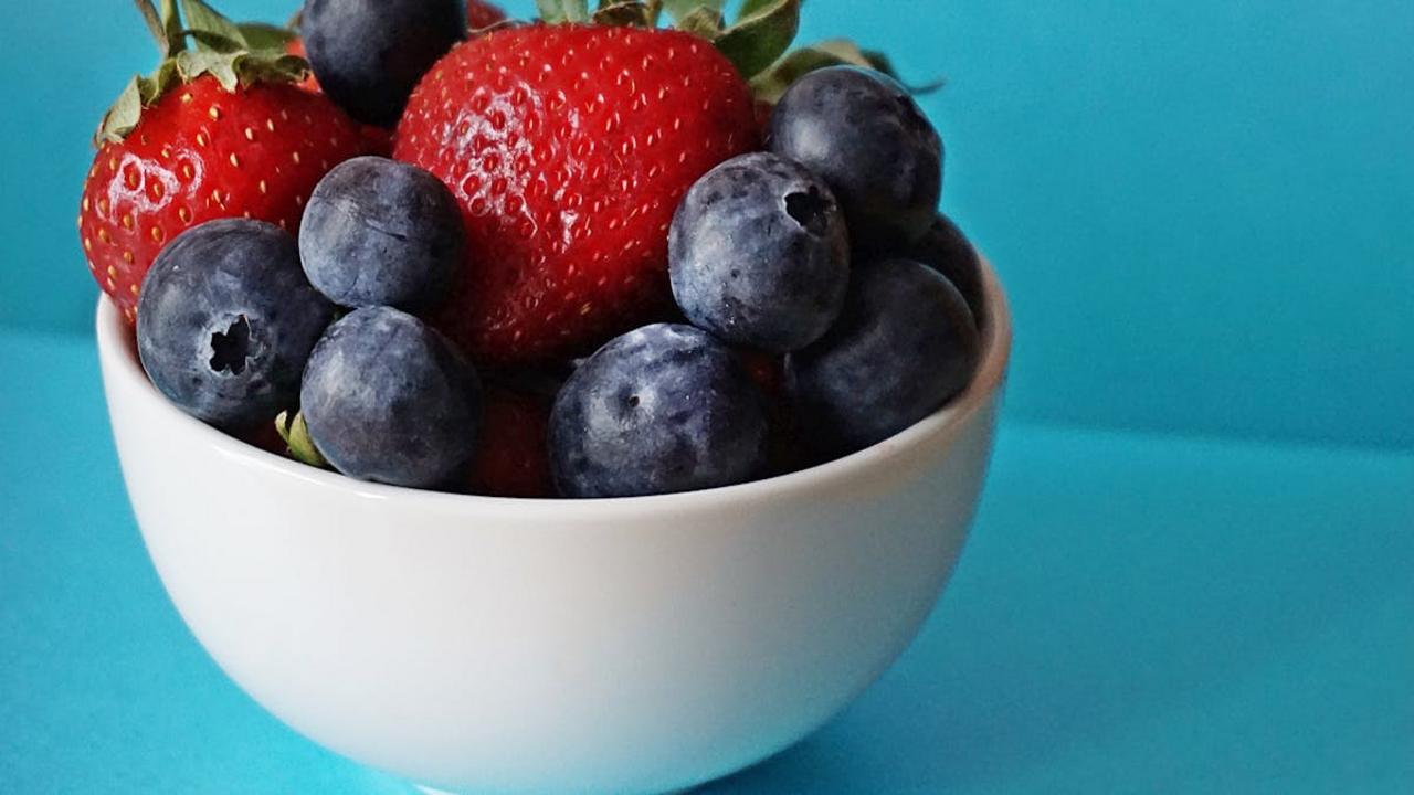 15 Tasty Foods to Add to Your Weekly Menu as You Age