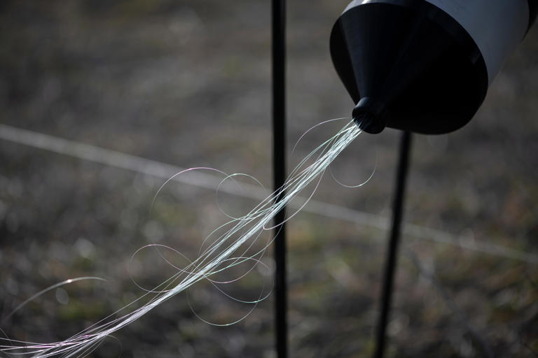 Unjammable fiber-optic drones are taking over and turning Ukrainian ...