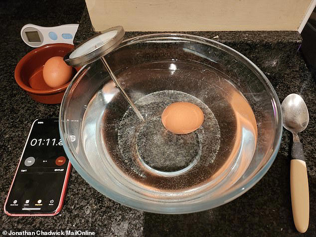 Does perfect boiled egg take 32 minutes? MailOnline tests new method