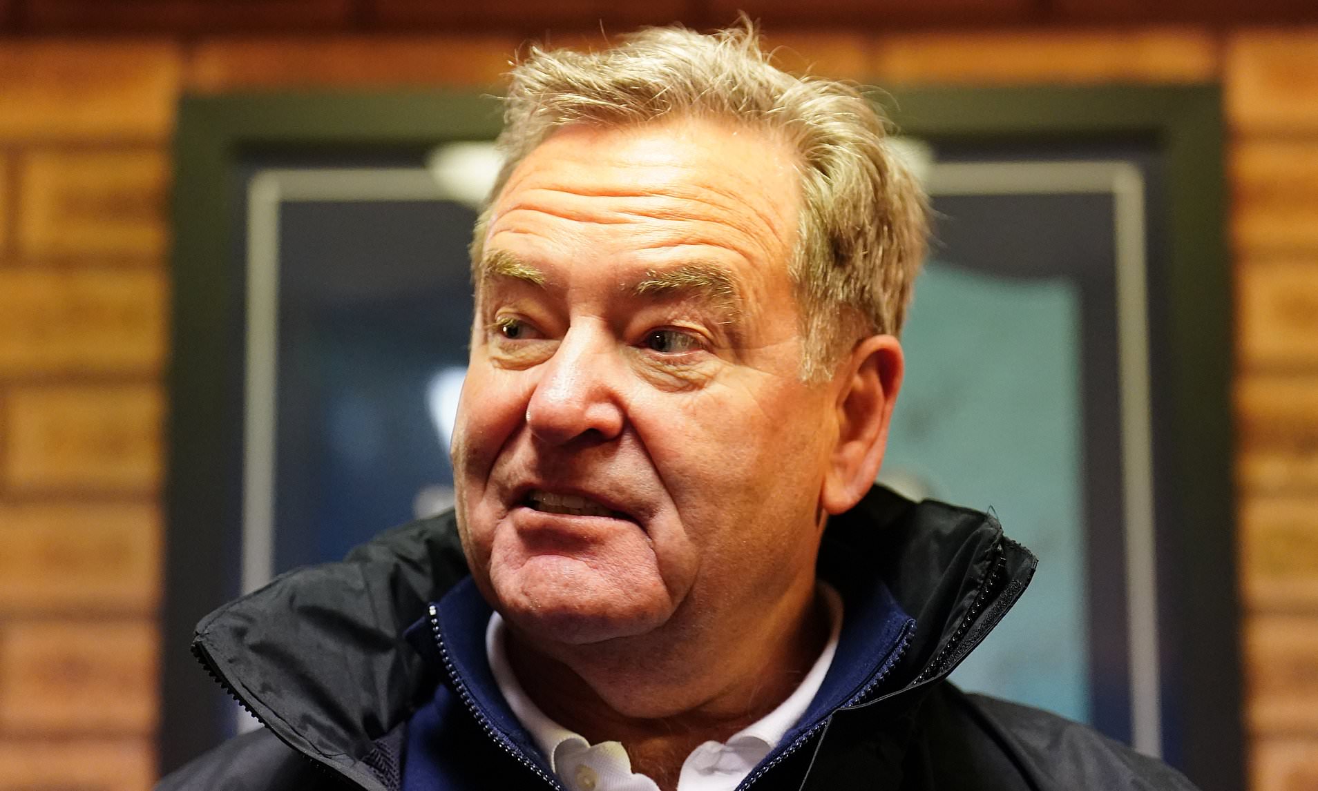 Jeff Stelling wades into Alan Brazil row after talkSPORT colleague is ...