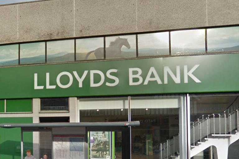 Lloyds Bank warns customers to check for individual code in messages
