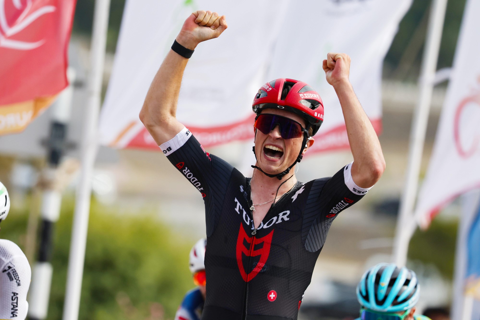 🎥 Rick Pluimers boekt eerste profzege na machtige sprint in Muscat Classic