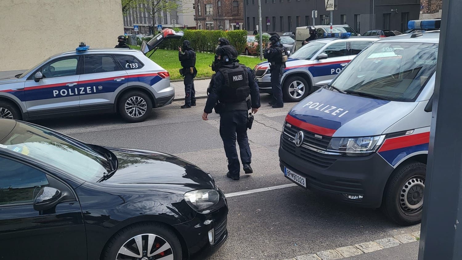 Wega-Einsatz! Mann raubt Bank mit Spielpistole aus