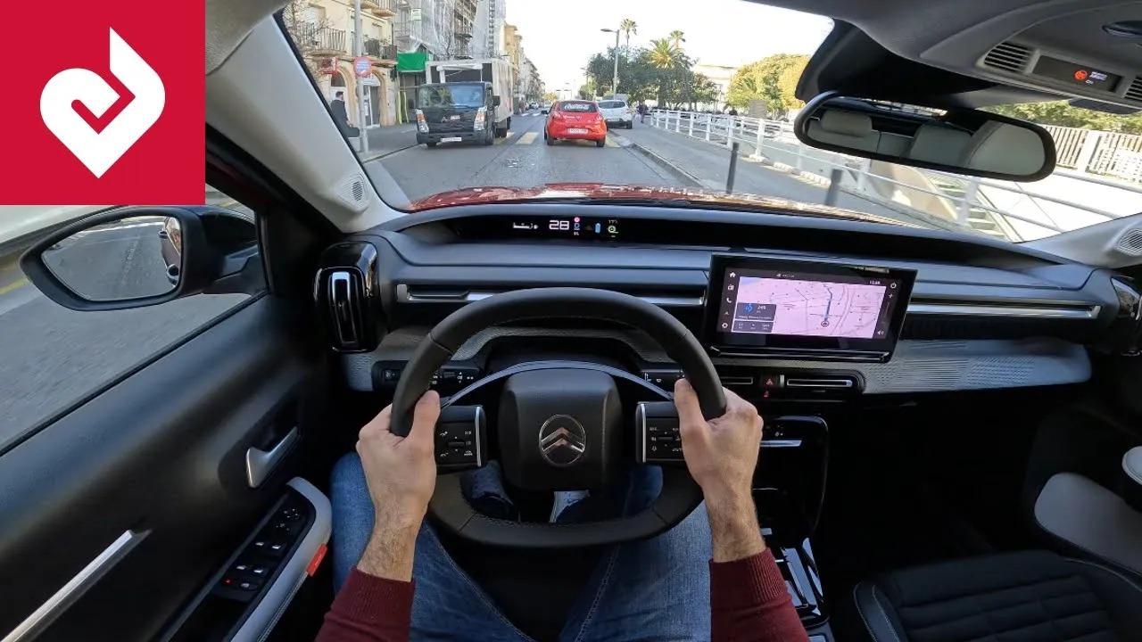POV Nuova Citroën C3 Aircross Hybrid: alla guida del nuovo SUV versione ...
