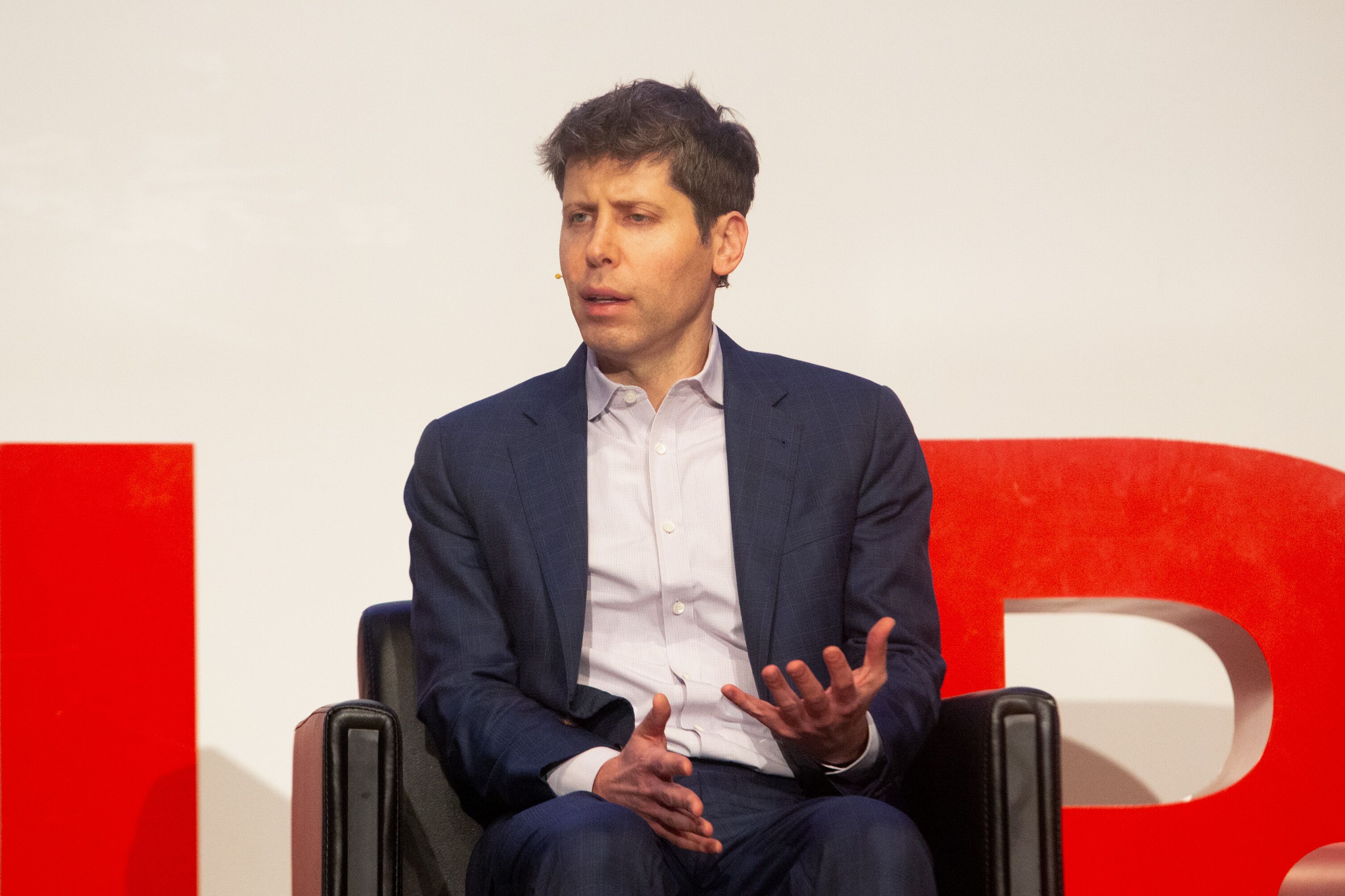 Altman Says He’d ‘Love’ Europe Stargate, Warns of AI Rule Impact