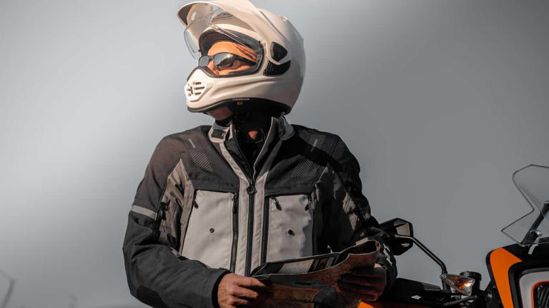REV'IT!'s New Sand 5 Off-Road Motorcycle Jacket Looks Ready for Any ...