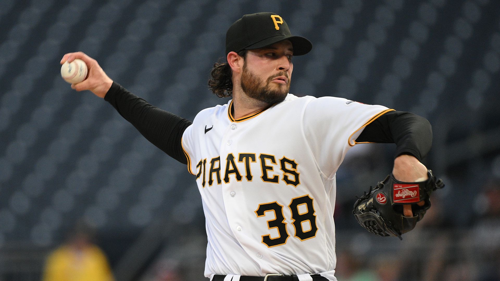 Royals sign pitcher Thomas Hatch to a minor league deal