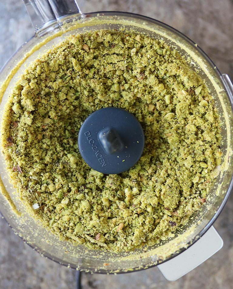 Easy Homemade 2-ingredient Pistachio Butter Recipe