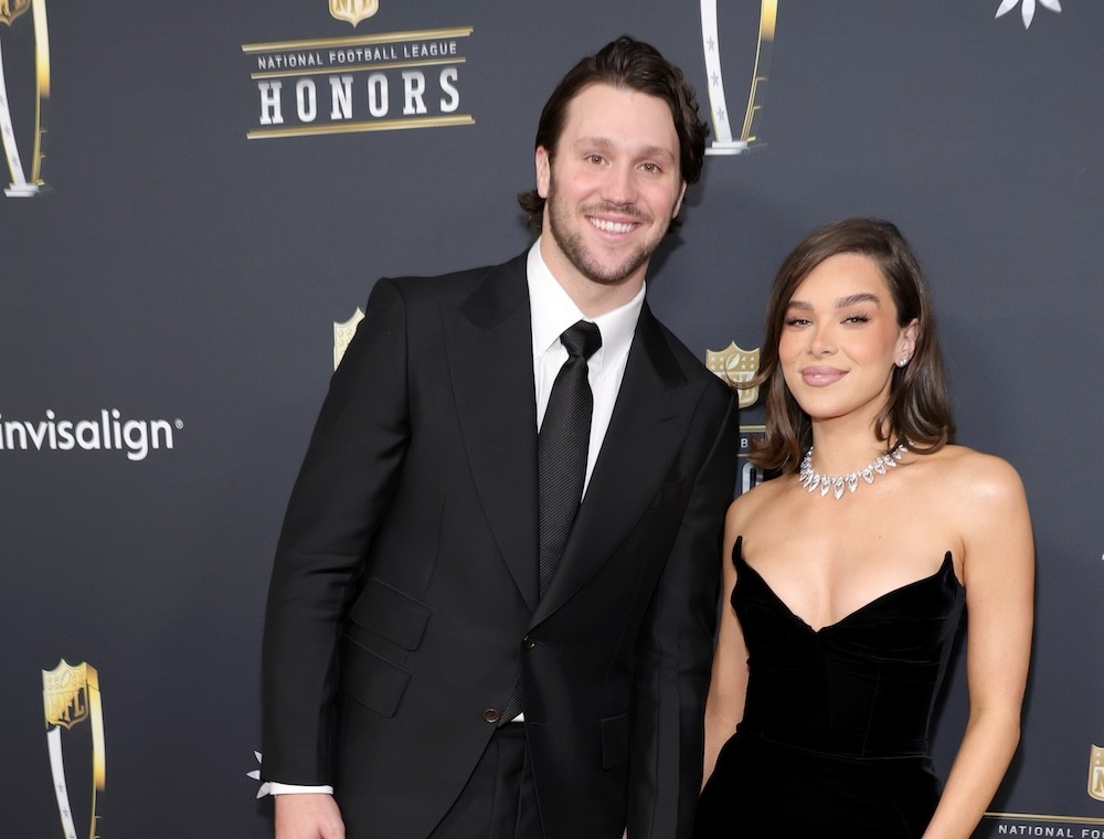 Hailee Steinfeld Just Kissed Josh Allen (& Flashed Her Engagement Ring ...