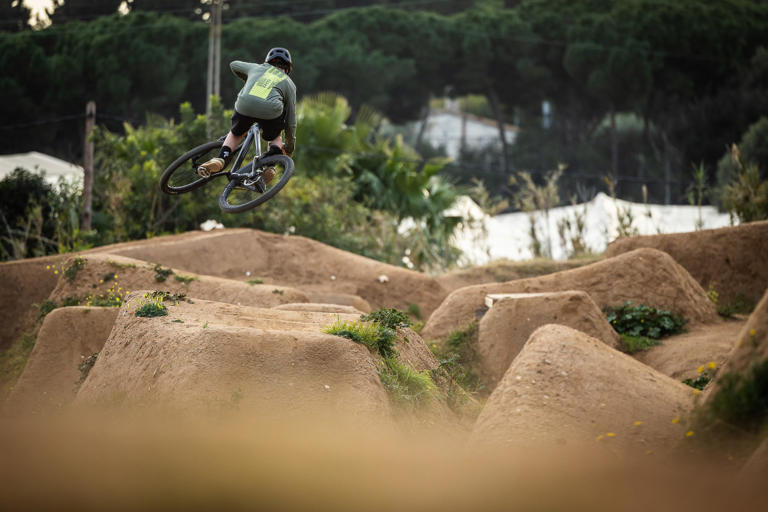 This Teen DH MTB Racing Prodigy Explains Why He's One to Watch
