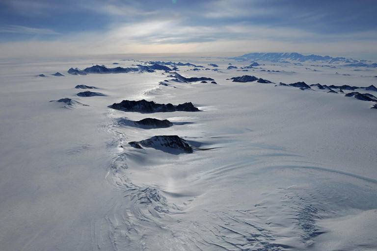 Antarctic snow harbors microplastics: New technique uncovers hidden ...
