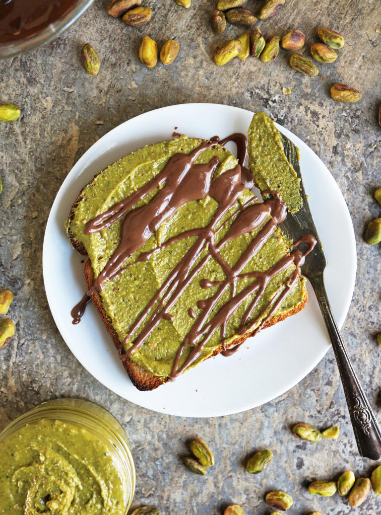 Easy Homemade 2-ingredient Pistachio Butter Recipe
