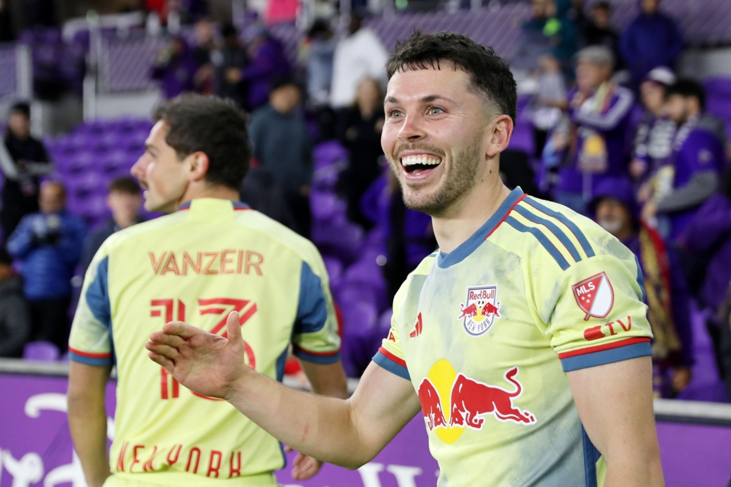 MLS roundup: Red Bulls re-sign M Lewis Morgan