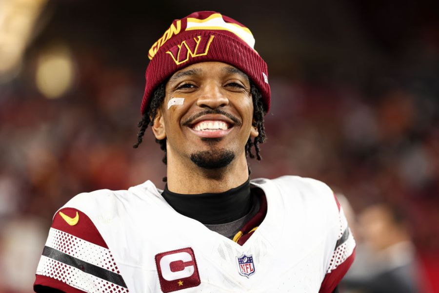 Former LSU football star Jayden Daniels wins Offensive Rookie of the ...