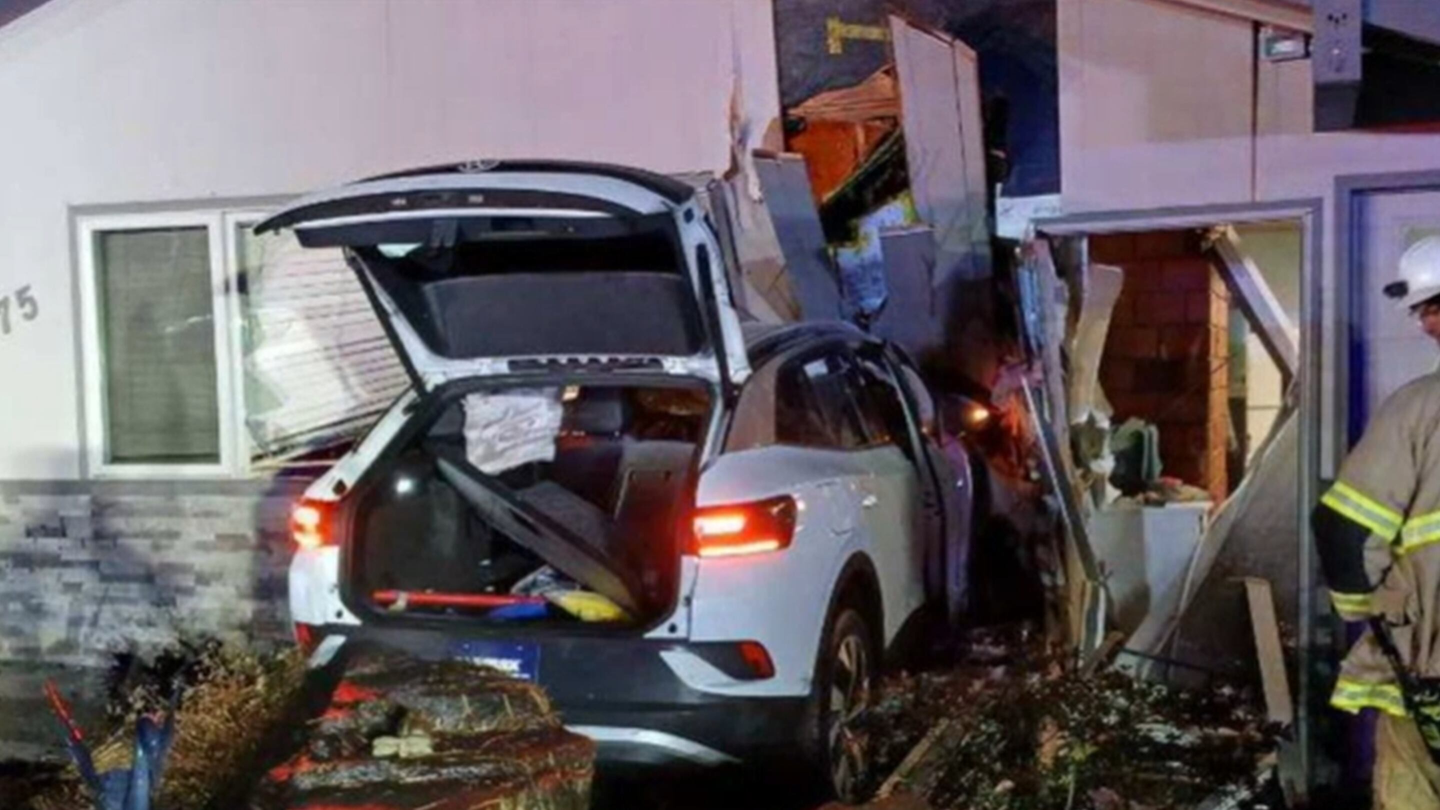Car crashes into Aloha woman’s home for 2nd time in 10 years; Driver ...