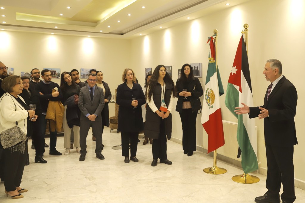 El Paso Zoo welcomes new giraffe, Maj. Gen. Greer’s funeral set, YISD ...