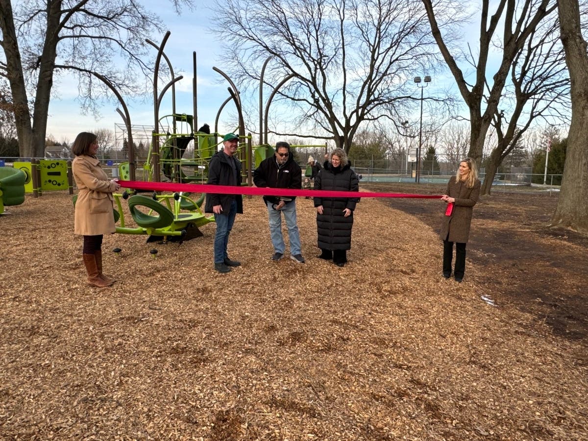Ardsley Park Gets New Playground In Abington