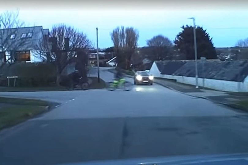 Dashcam footage captures cyclist's 'close call' in Newquay Dashcam footage captures cyclist's 'close call' in Newquay