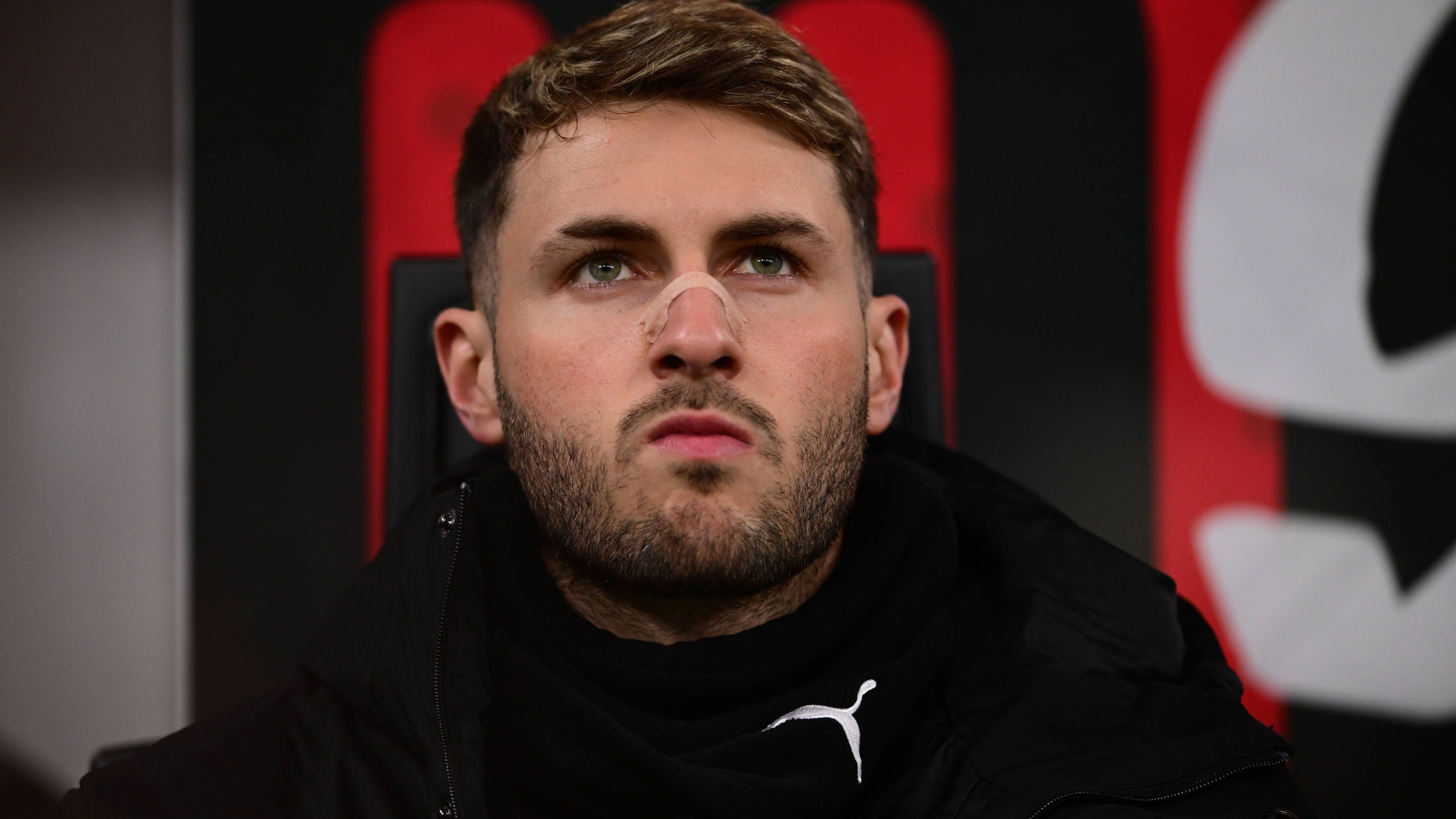 Stadionspeaker Peter Houtman ontvangt hartverwarmende videoboodschap ...