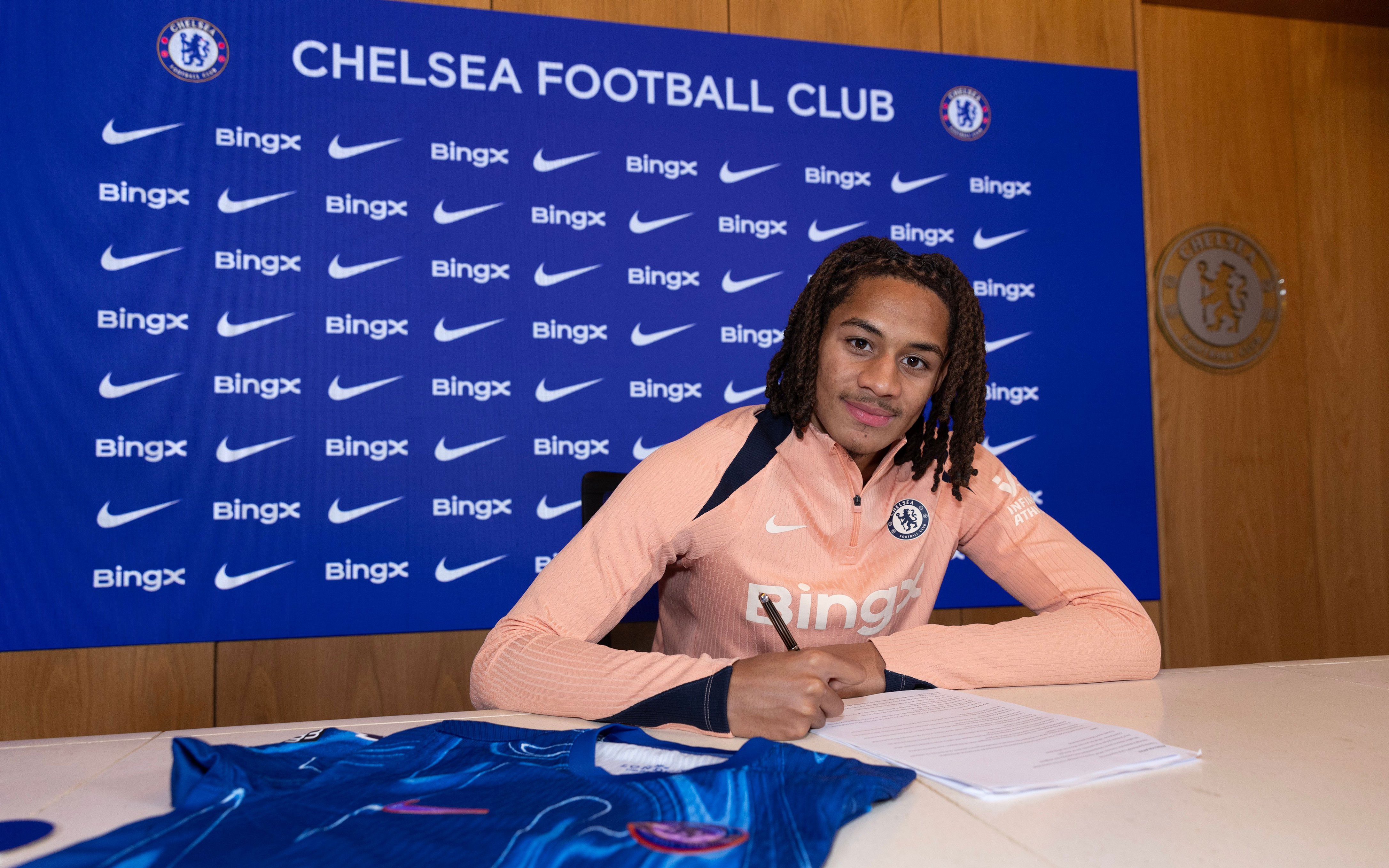 Enzo Maresca warns Chelsea fans over sole January signing Mathis Amougou
