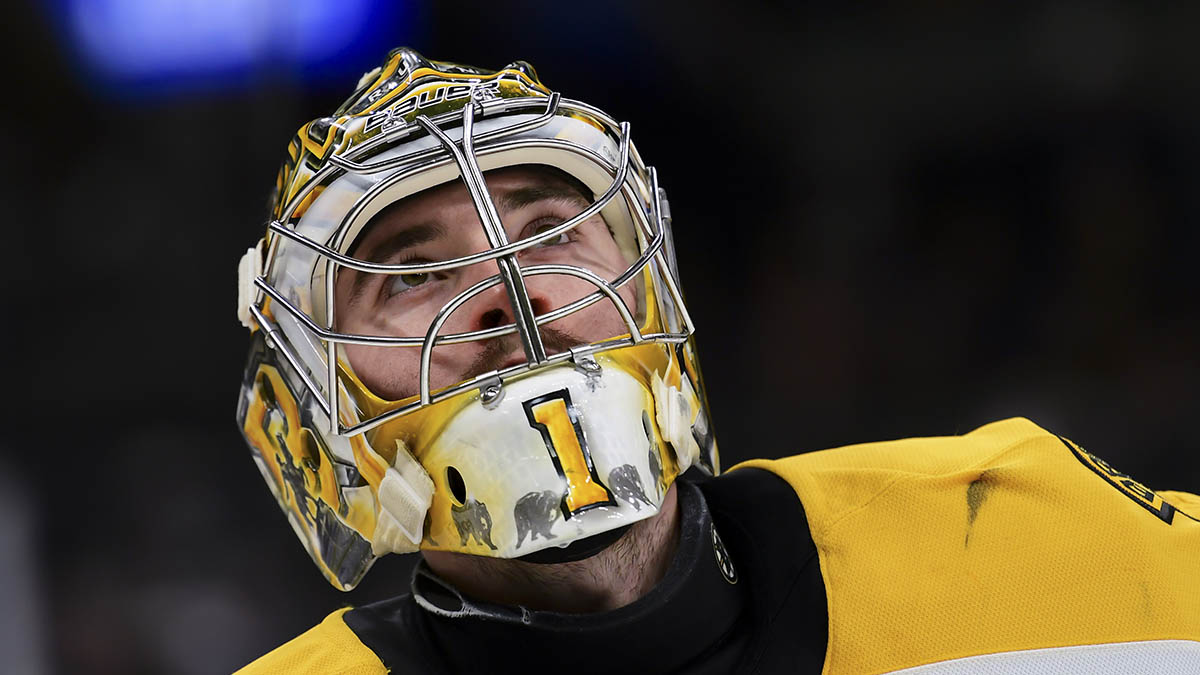 Swayman unveils awesome custom USA goalie mask for 4 Nations Face-Off