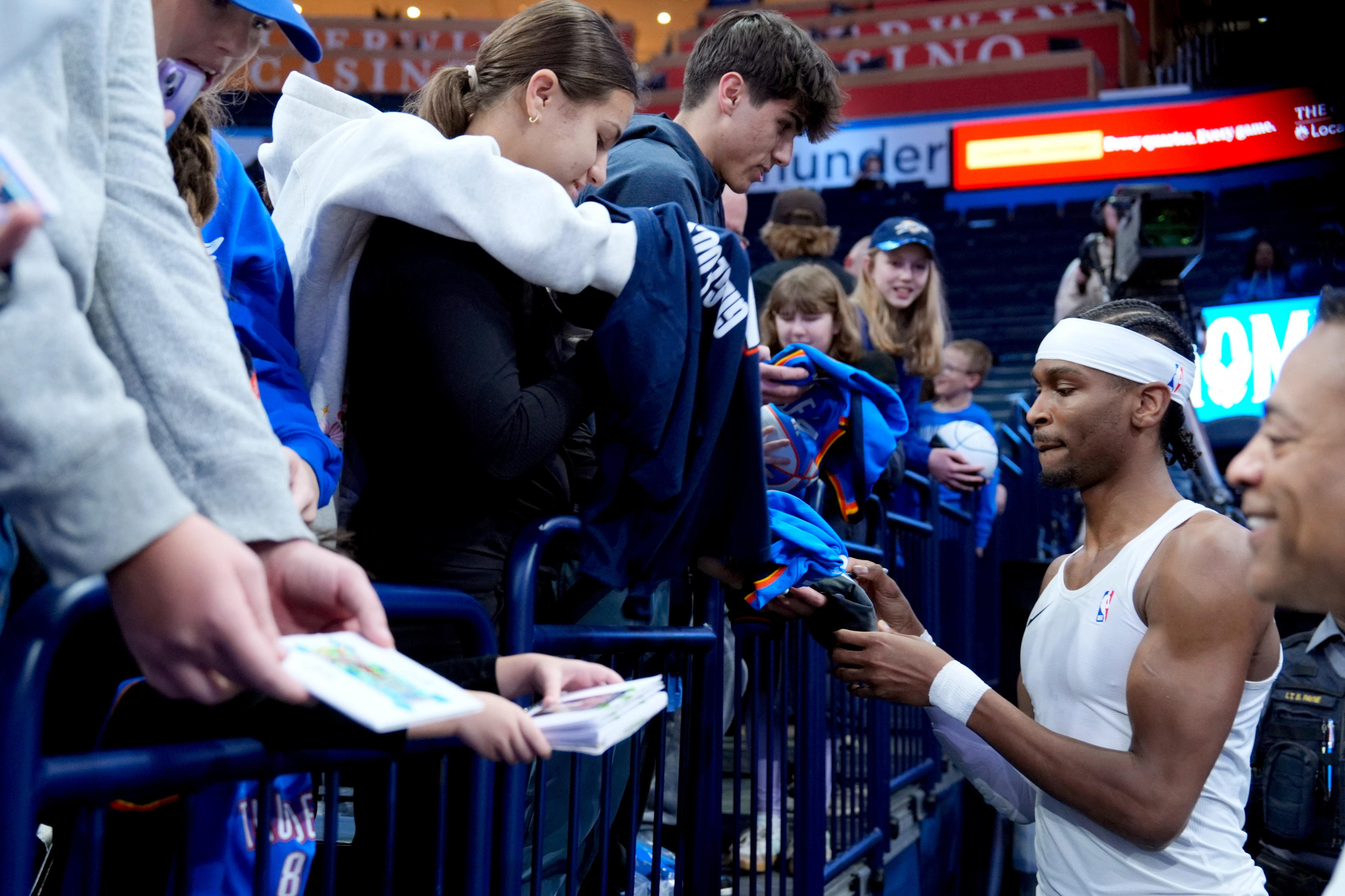 OKC Thunder star Shai Gilgeous-Alexander leads NBA in autograph signing ...