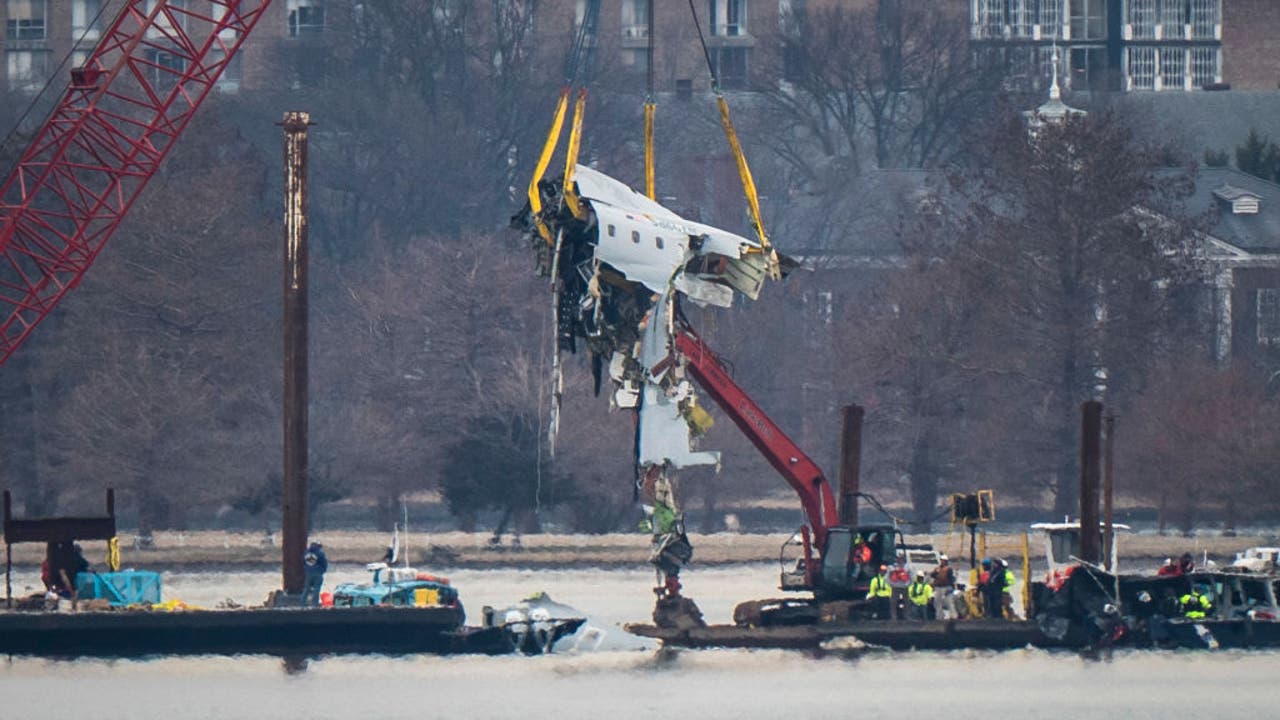 NTSB prepares final hearing on on deadly DCA plane crash one year later