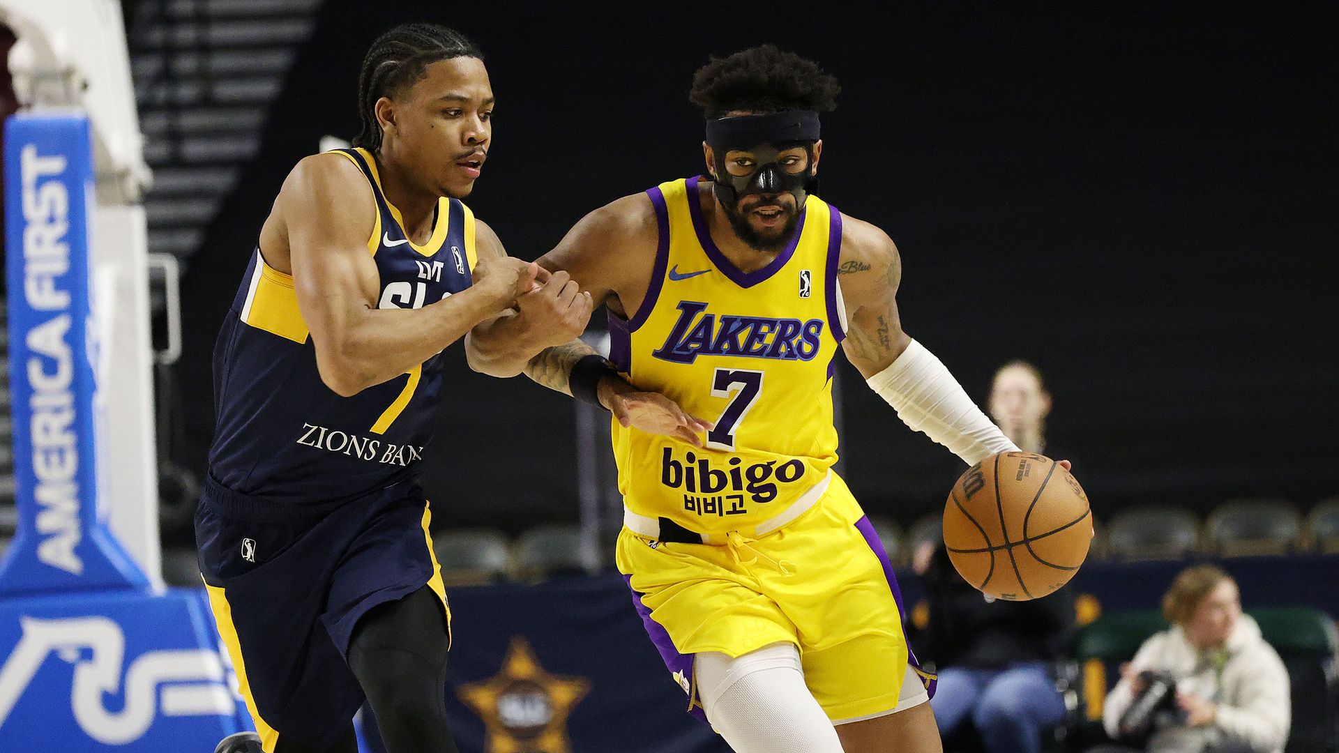 Lakers reportedly sign Jordan Goodwin to two-way contract, waive Armel ...