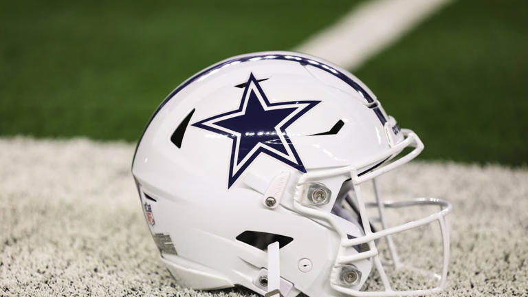 Cowboys hire Conor Riley as offensive line coach