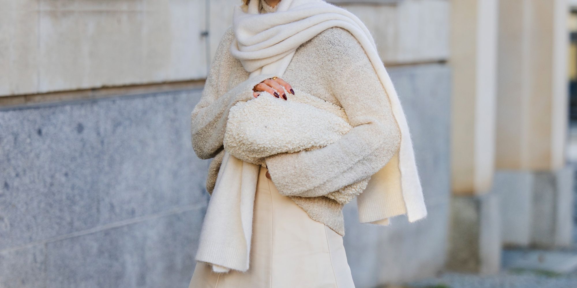 15 Chunky, Oversized Sweaters That Feel Straight Out of a ‘90s Rom-Com