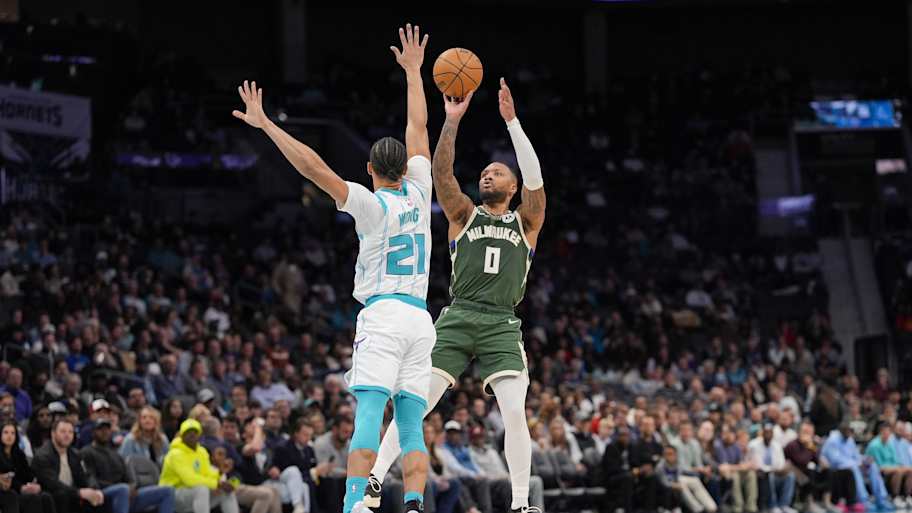 Bucks Star Damian Lillard to Participate in NBA 3-Point Shooting Contest