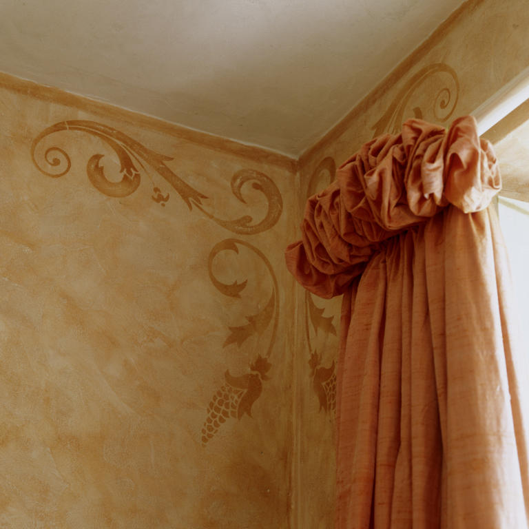 4 Outdated Home Features That Are Easy to Fix—and 1 That’s a Major Red Flag