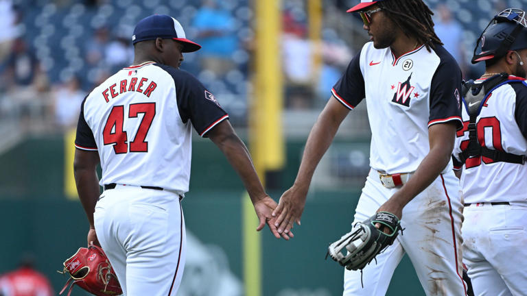 Alaska plane that went missing found in sea ice with all 10 on board dead