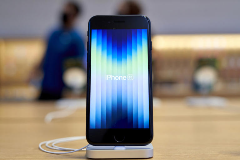 The iPhone SE will always be Apple's best-value phone — and also its ...