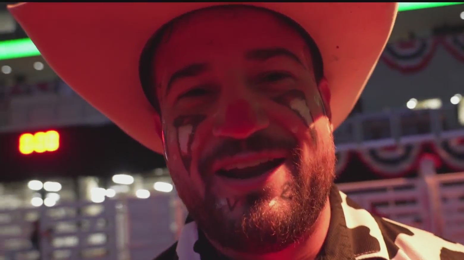 CBS News Texas reporter Bo Evans takes on challenge of being a rodeo clown