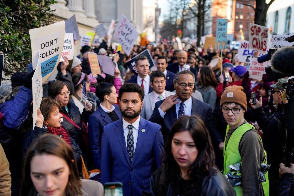 'They’re not letting us in': Members of Congress locked out of ...