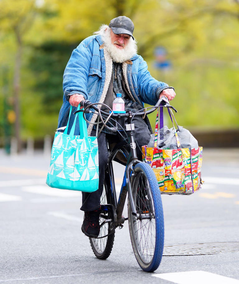 La increíble historia de Radio Man, el ex sin techo más famoso de ...