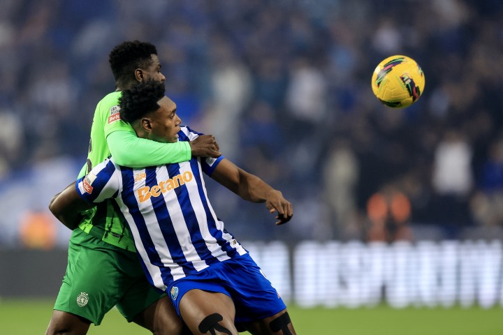 FC Porto e Sporting empataram hoje 1-1 em jogo da I Liga portuguesa de futebol