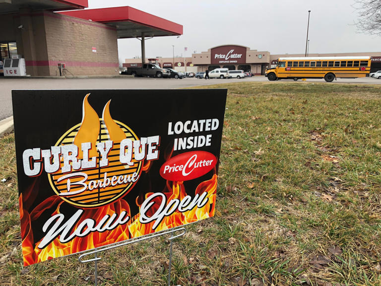 Barbecue spot opens in Springfield Price Cutter; Rountree cafe now ...
