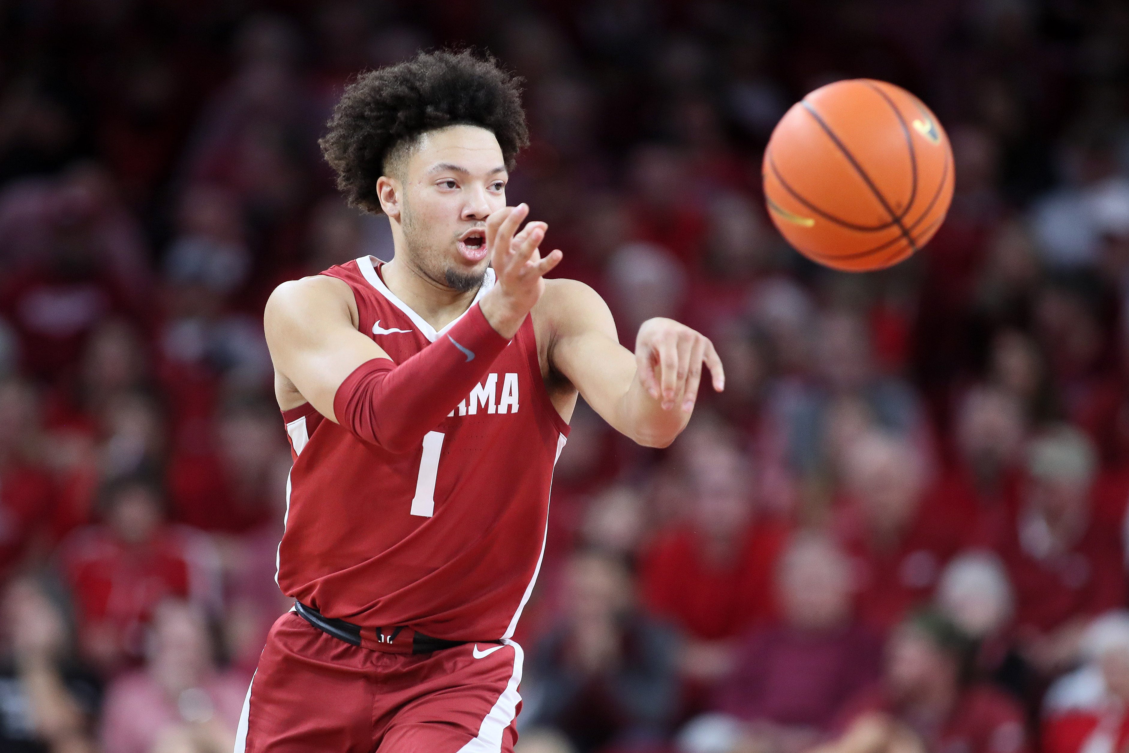 Prediction and bettings odds for Alabama vs. Texas in SEC basketball action