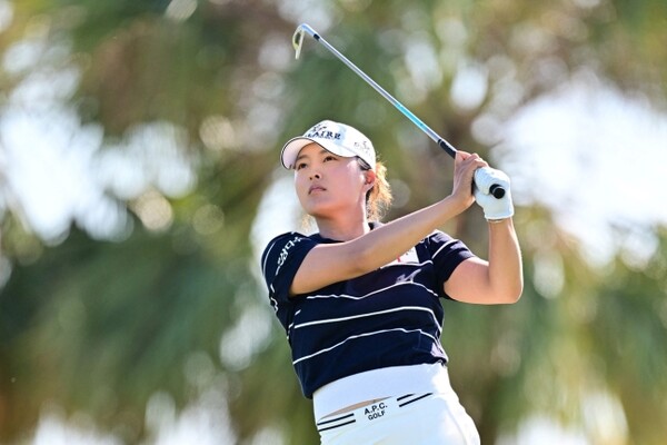 고진영, LPGA 투어 파운더스컵 2R 단독 선두… 윤이나는 컷 탈락