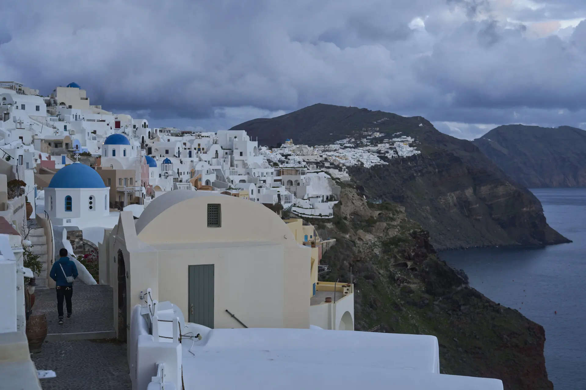 Greece earthquakes: What tourists need to know as Santorini declares ...