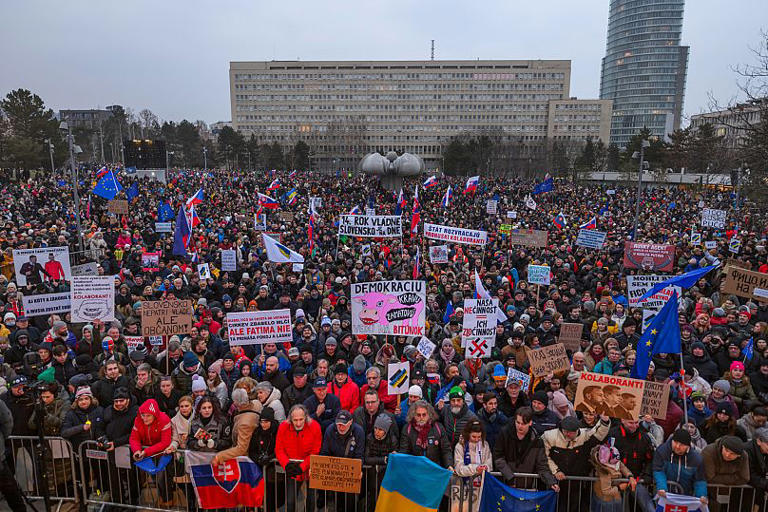 Thousands in Slovakia protest against what they say is PM Fico's pro ...